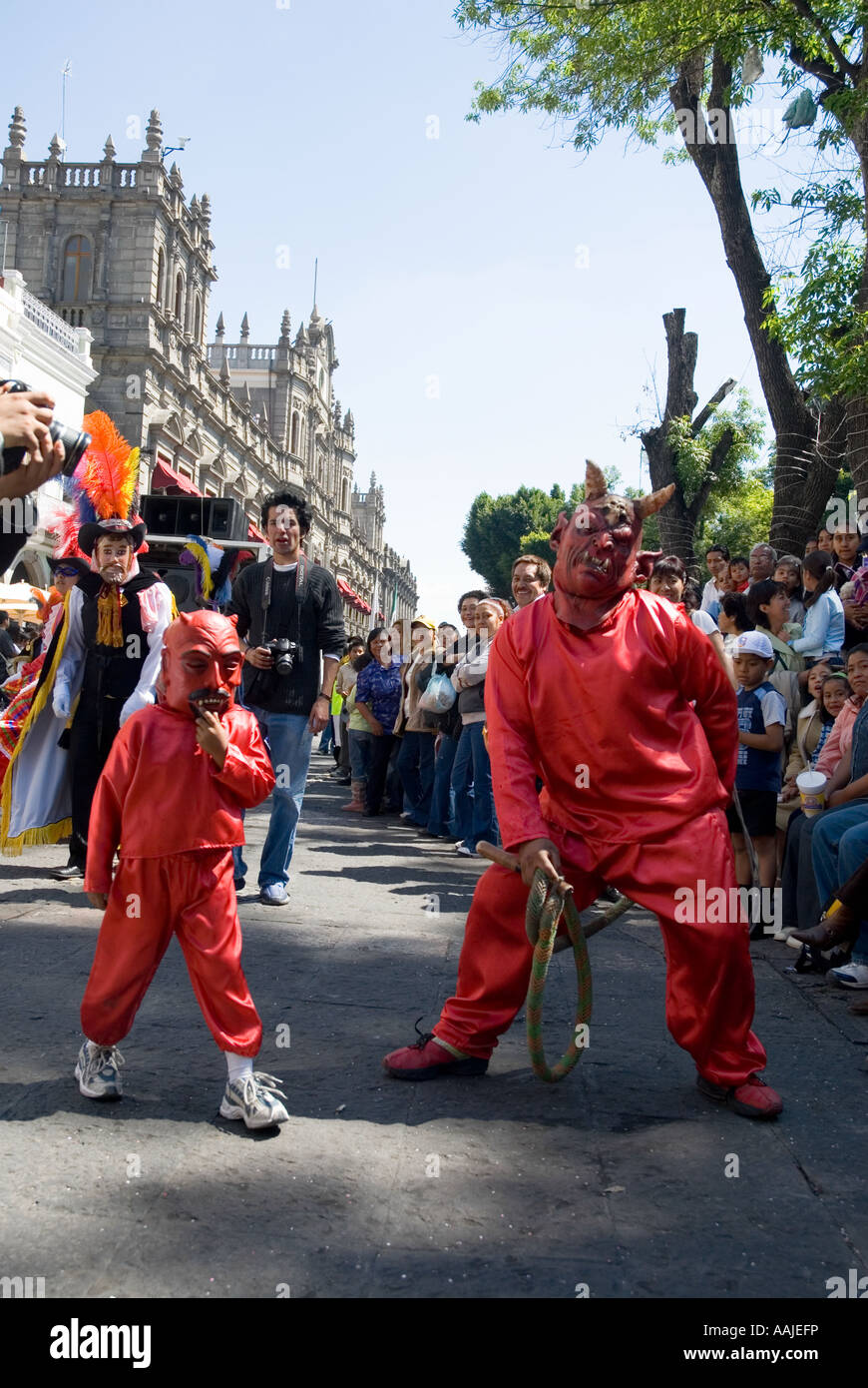 Mexican devil masks hi-res stock photography and images - Alamy