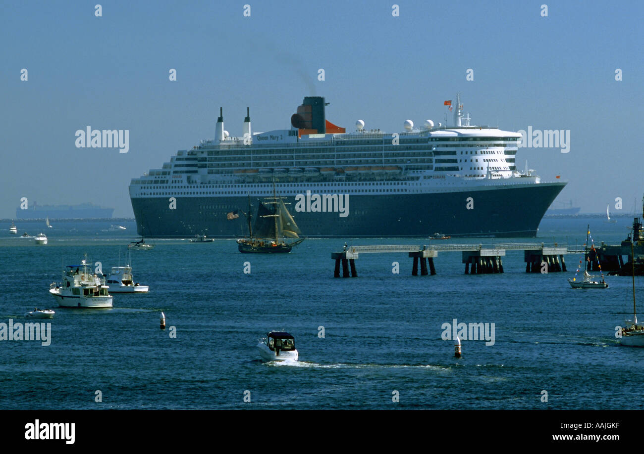 Queen mary 2 long beach hi-res stock photography and images - Alamy
