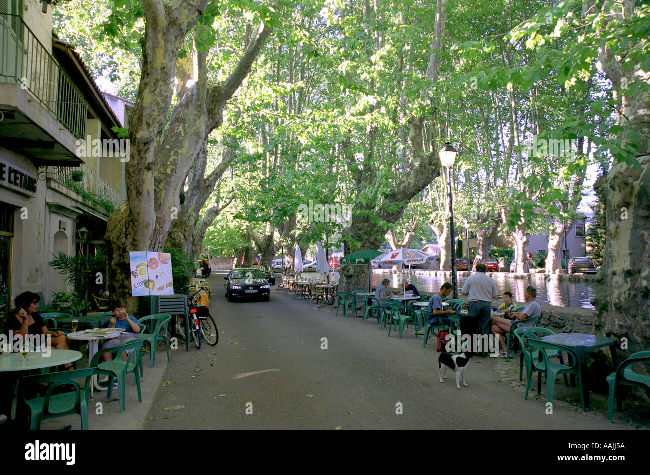Street in Cucuron village Provence Stock Photo - Alamy