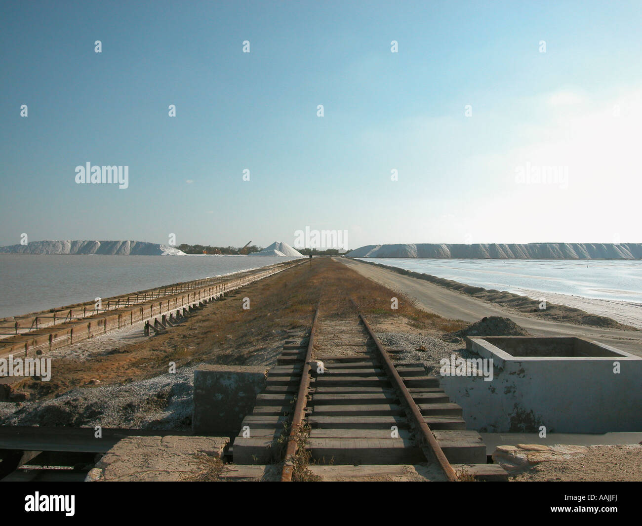 Salt mining in pan hi-res stock photography and images - Alamy