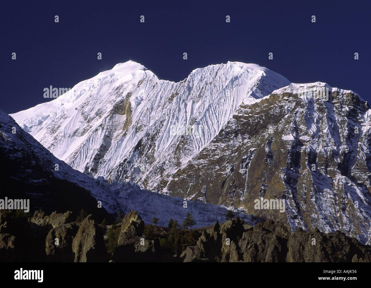 Massif of the annapurna himal hi-res stock photography and images - Alamy