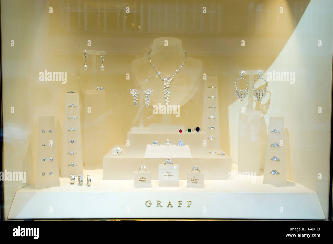 Uk graff hi-res stock photography and images - Alamy