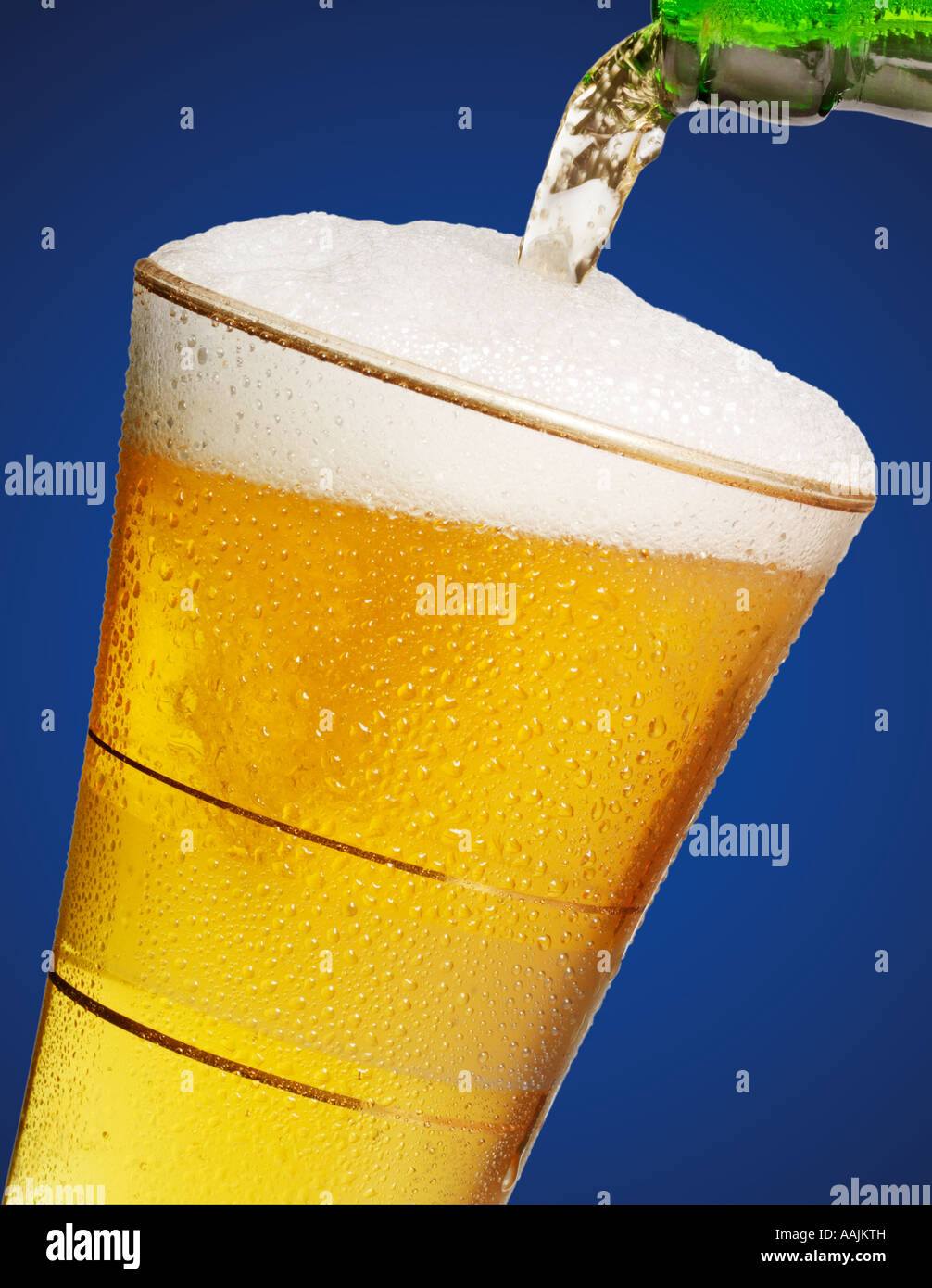 Pouring lager hi-res stock photography and images - Alamy