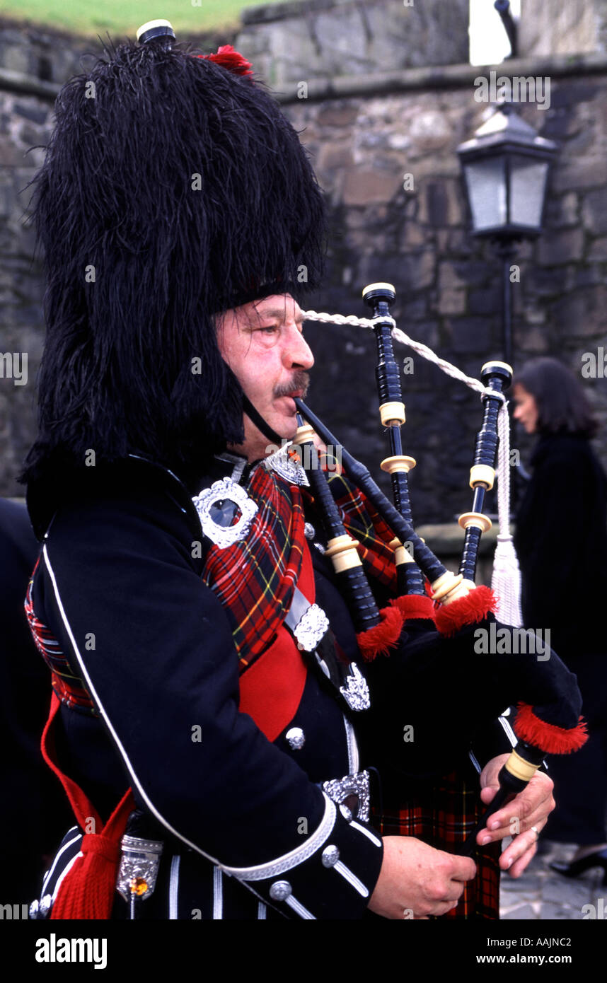 Bagpipe player hi-res stock photography and images - Alamy