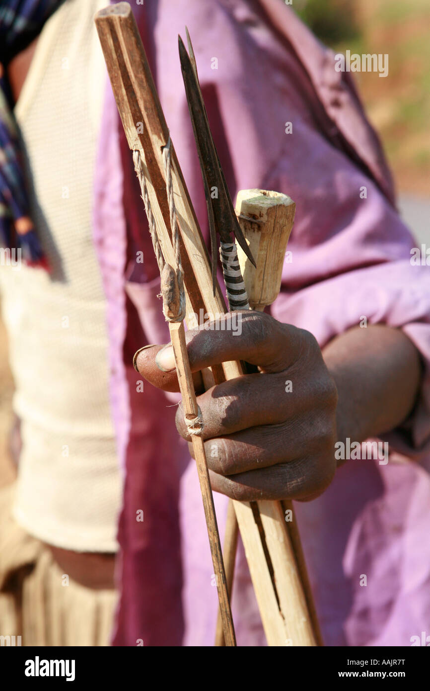 India tribal bow hi-res stock photography and images - Alamy