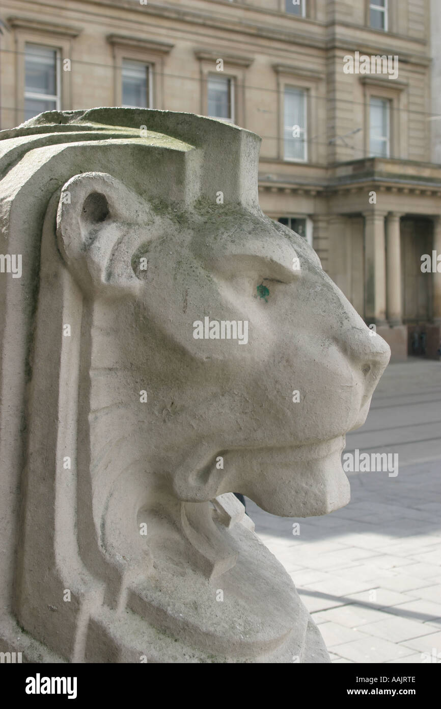 The lion statues nottingham hi-res stock photography and images - Alamy