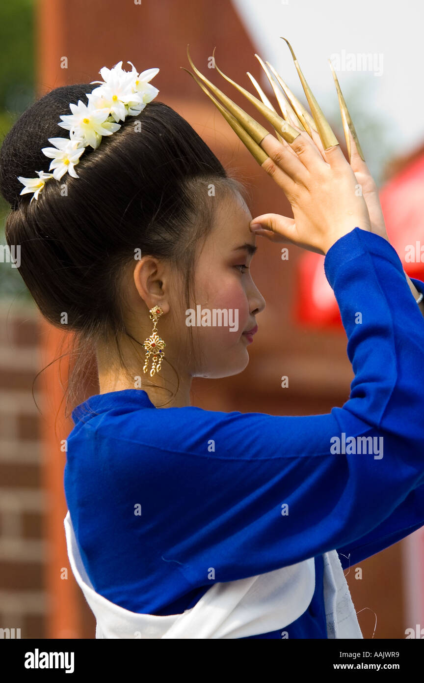 A dancer performs the Fawn Thai dance in Chiang Mai as part of the Miss ...
