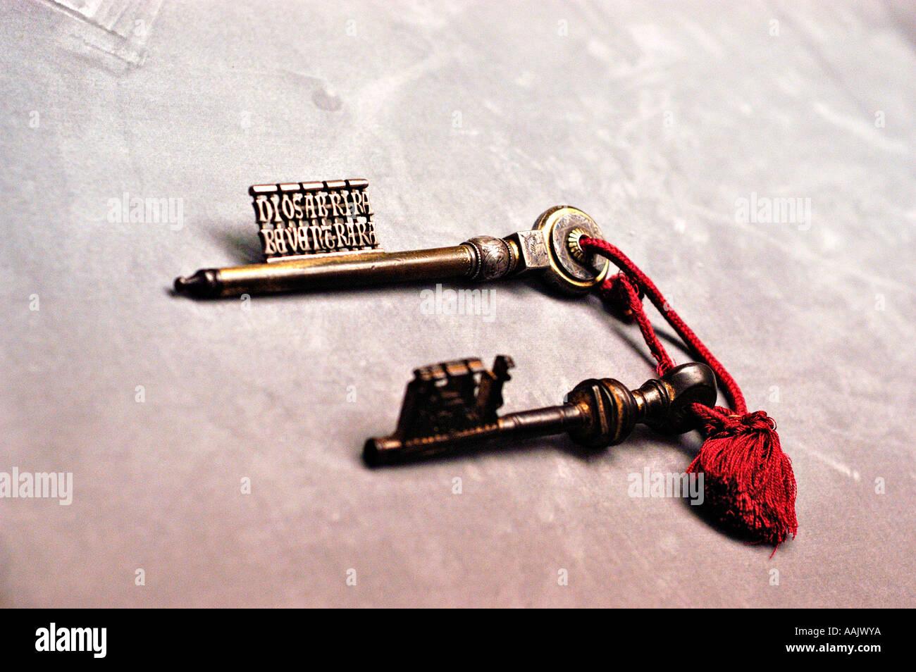 keys with red ribbon Stock Photo - Alamy