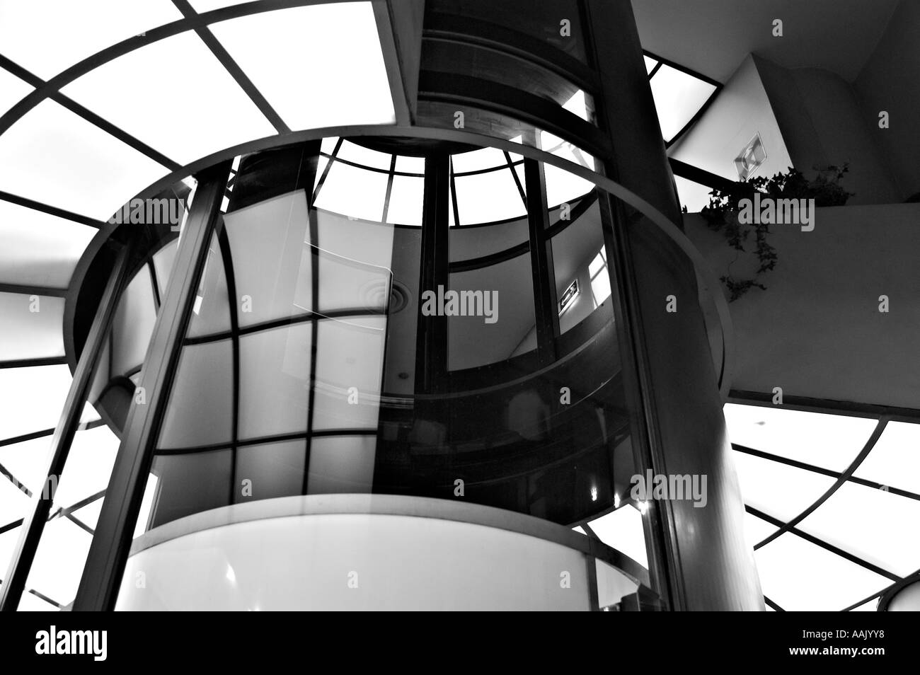 Interior virgin megastore milano downtown hi-res stock photography and ...