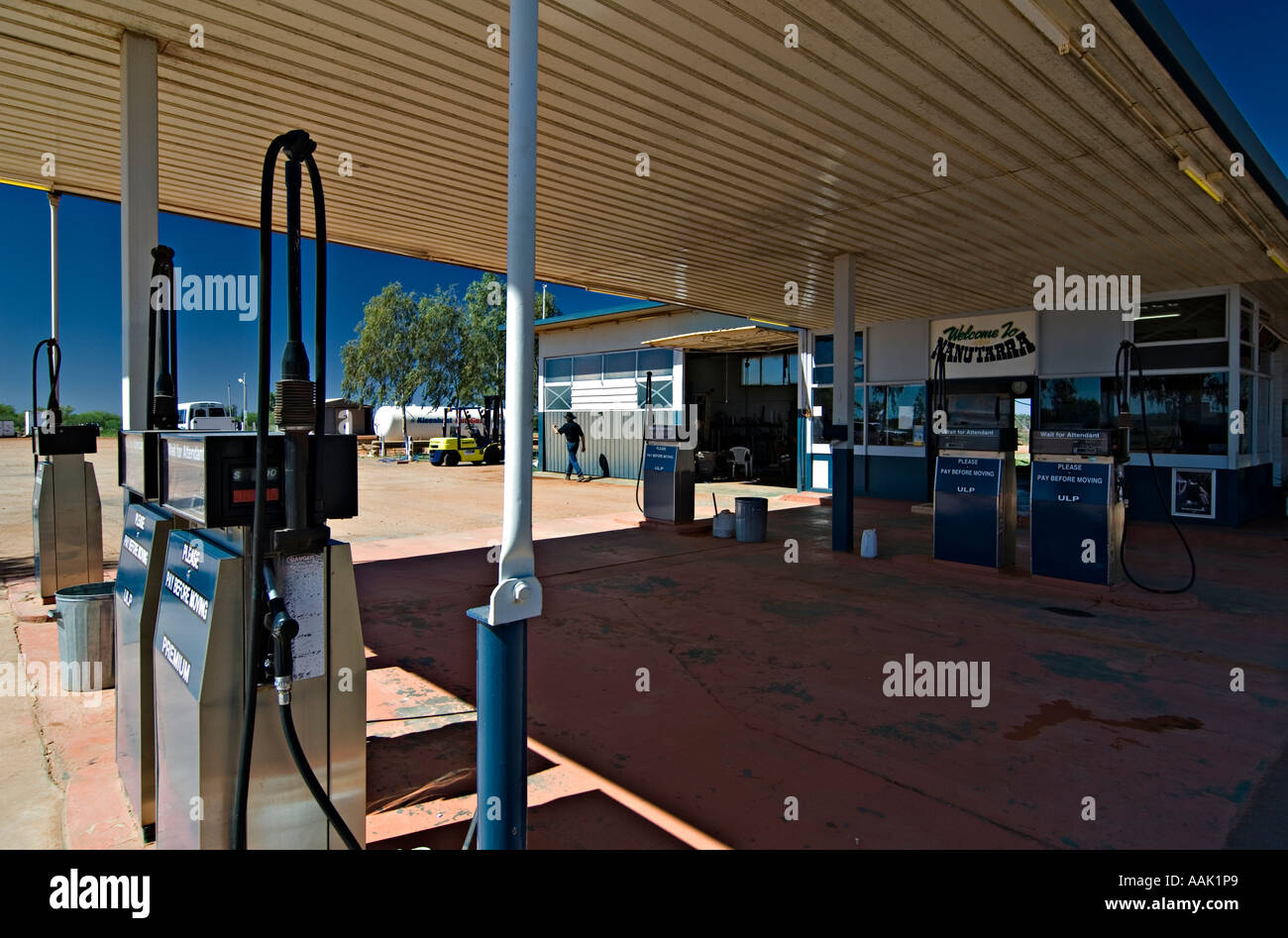 outback gas station Stock Photo - Alamy