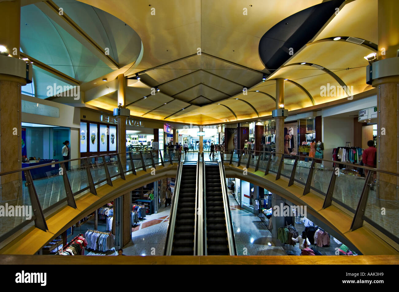 mall in darling harbour Stock Photo - Alamy