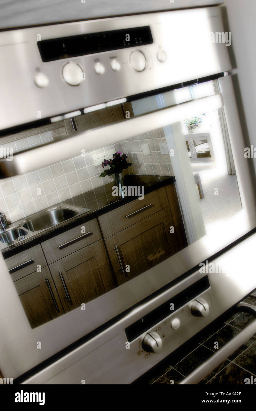 modern kitchen cooker grill hob flat apartment Stock Photo - Alamy