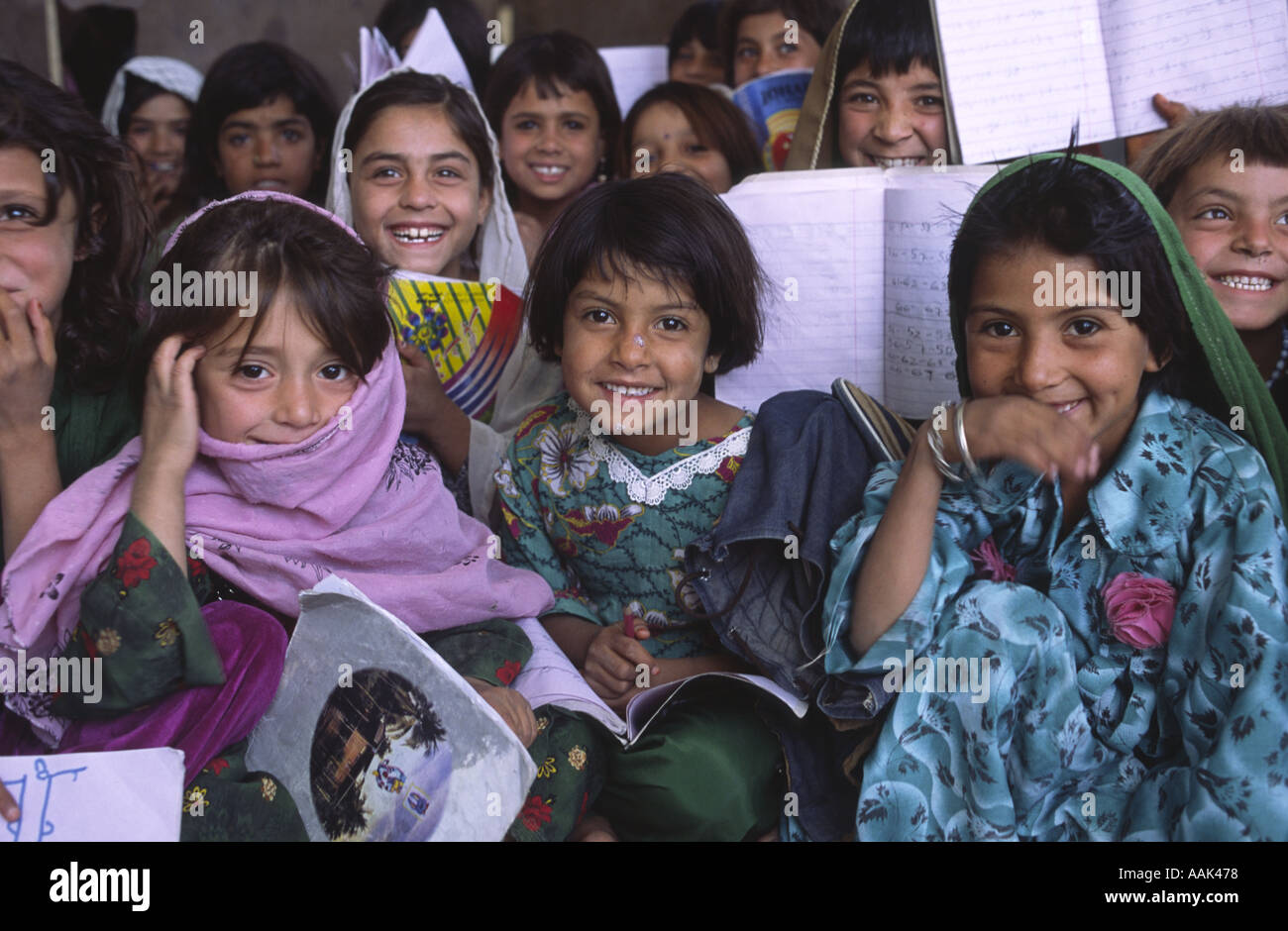 Pakistan school girls hi-res stock photography and images - Alamy