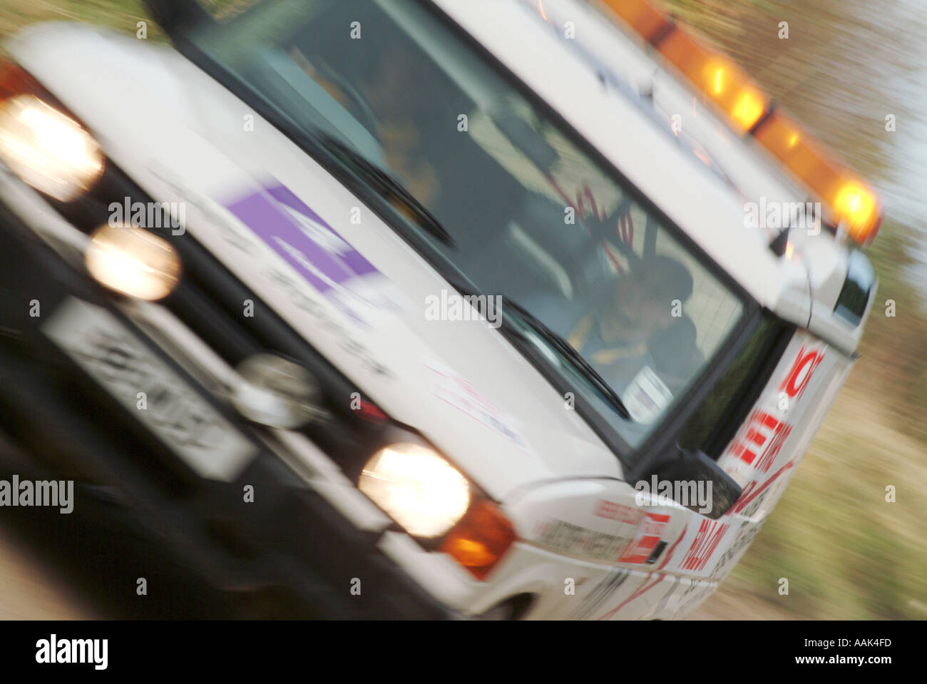 land rover 4 4 four by four suv off roader road rally car rallying off ...