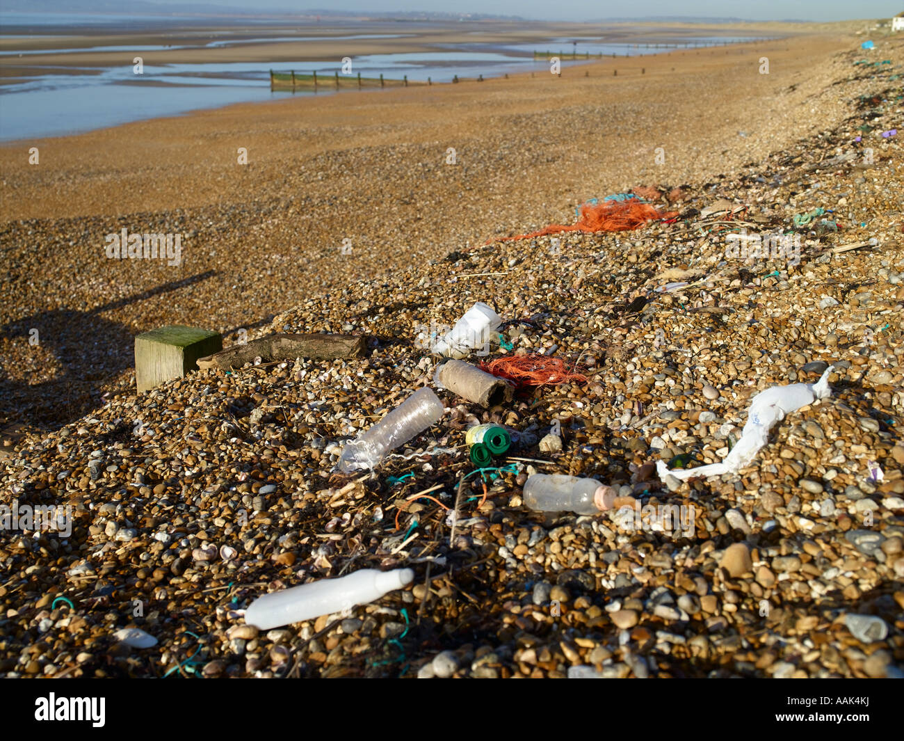 Rubbish and pollution on sea hi-res stock photography and images - Alamy