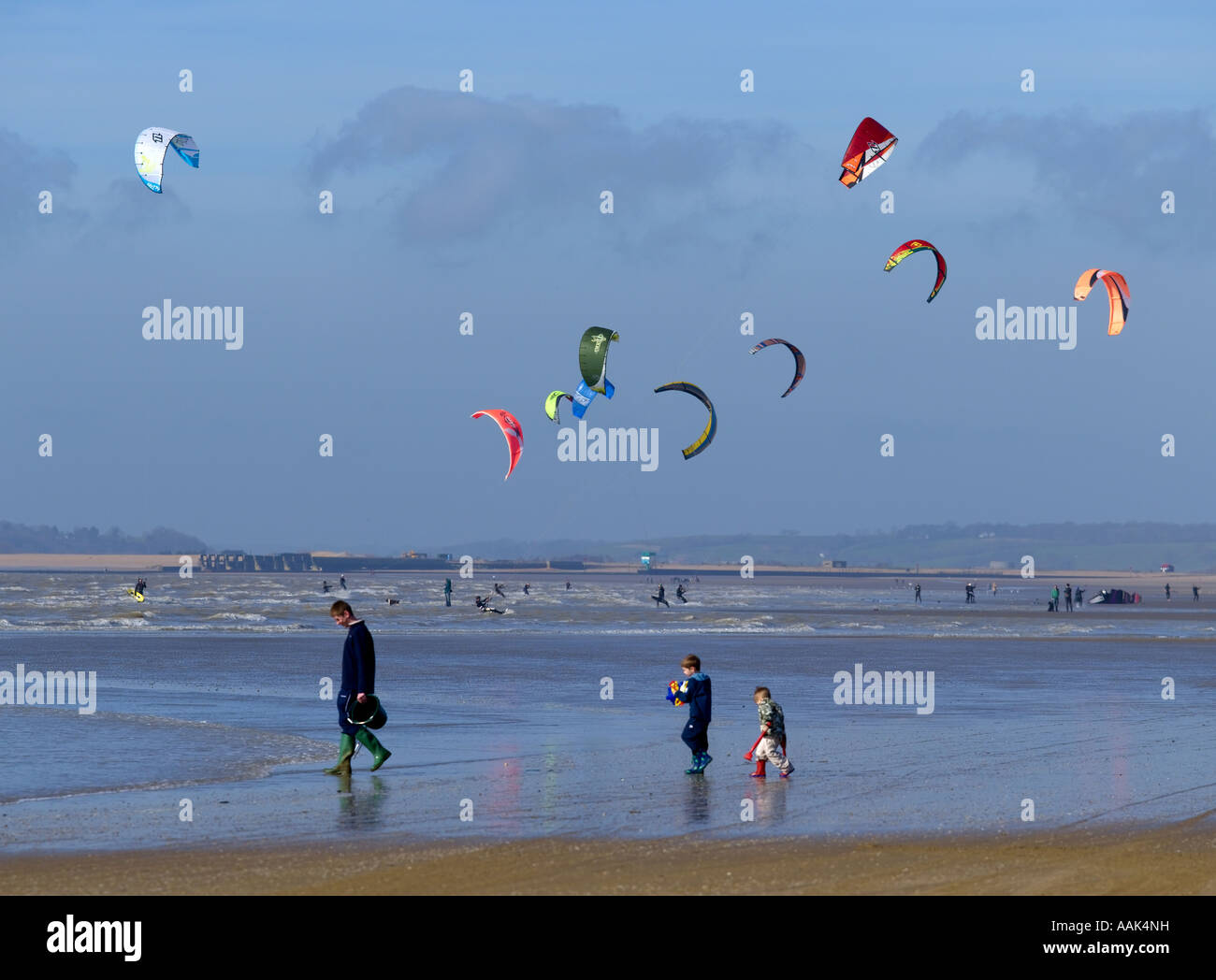 Extreme Sports Kite Boarding & Buggy Sailing Stock Photo - Alamy