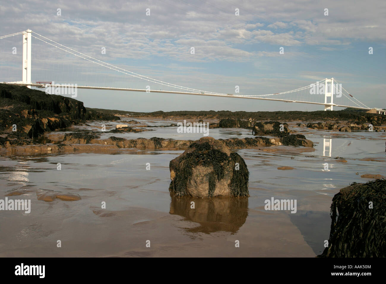 Old english bridges hi-res stock photography and images - Alamy