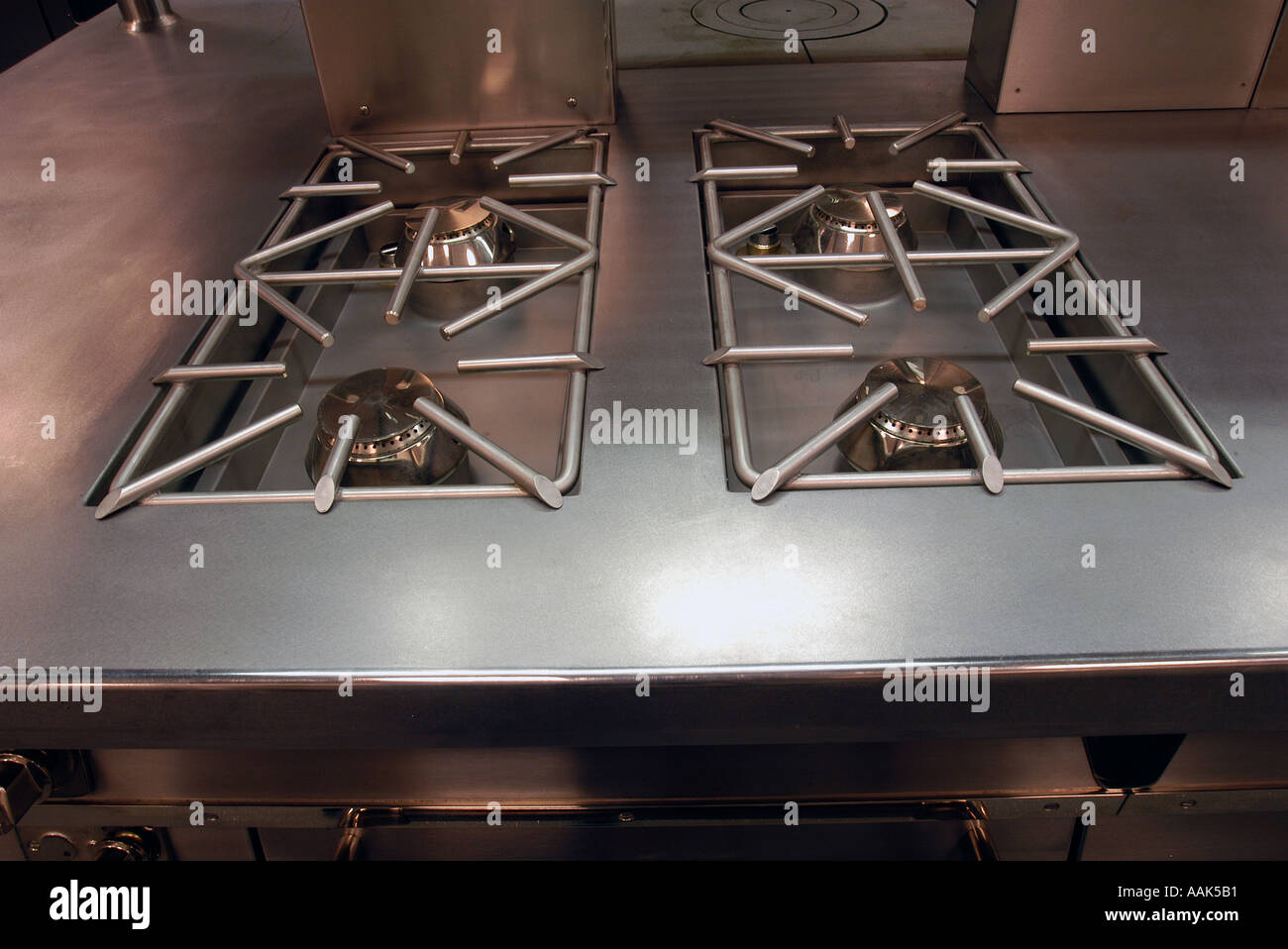 Interior of a modern hotel kitchen Stock Photo - Alamy