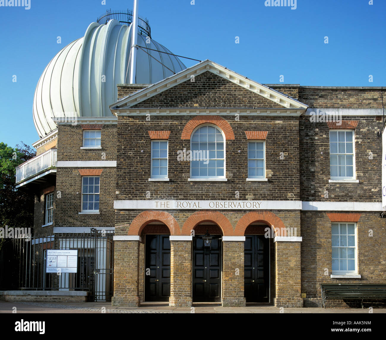 Royal greenwich observatory clock hi-res stock photography and images ...