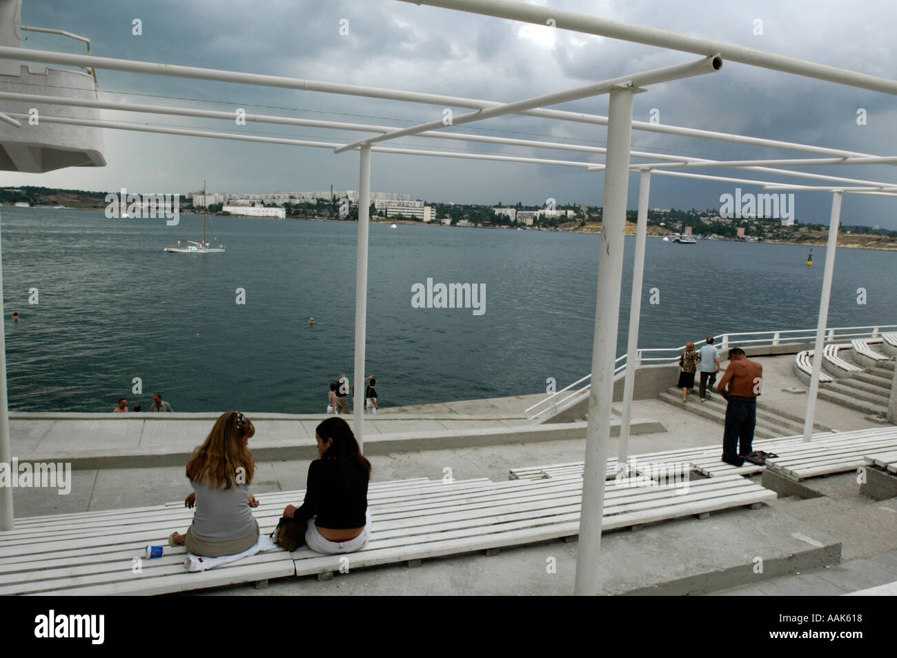 Harbour swim hi-res stock photography and images - Alamy