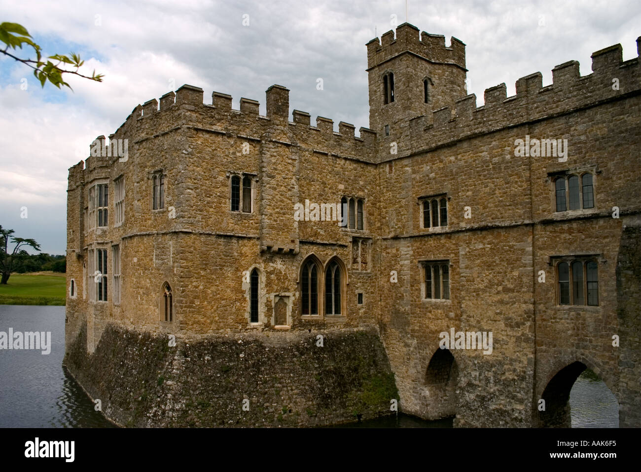 Leeds castle visit hi-res stock photography and images - Alamy