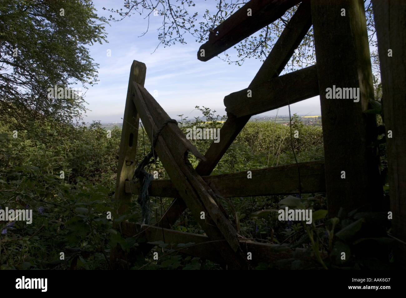 Broken gate hi-res stock photography and images - Alamy