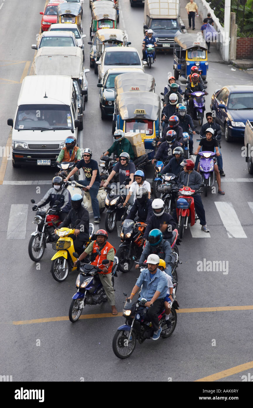 Traffic Waiting To Turn Right At Junction Stock Photo - Alamy