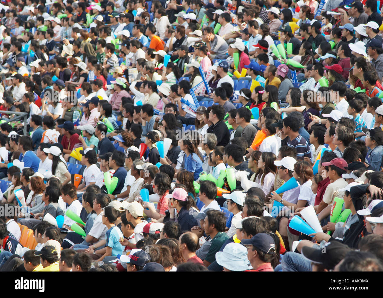 Watching stands audience travel crowd hi-res stock photography and ...