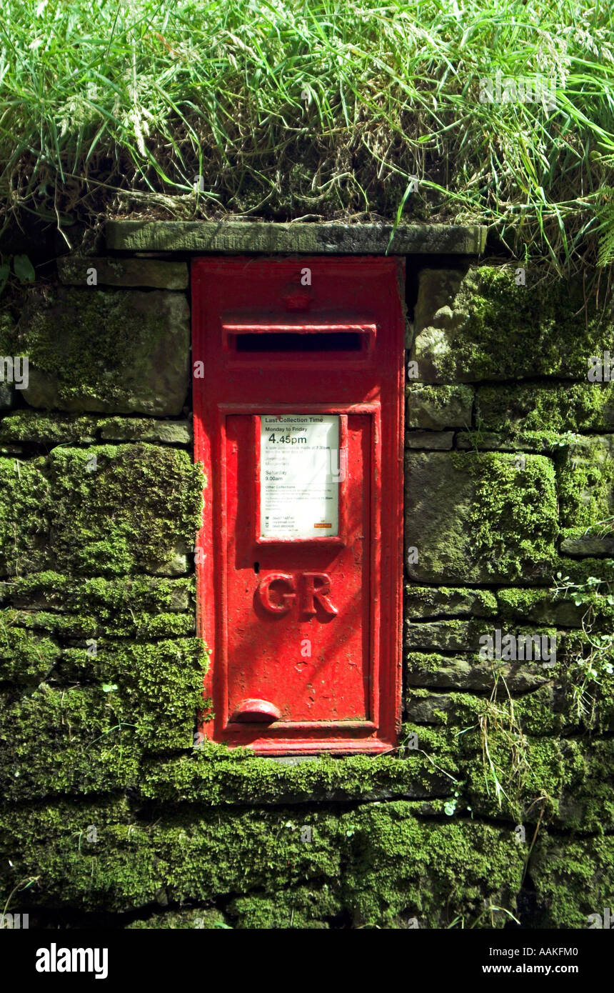 Red letter box Stock Photo - Alamy