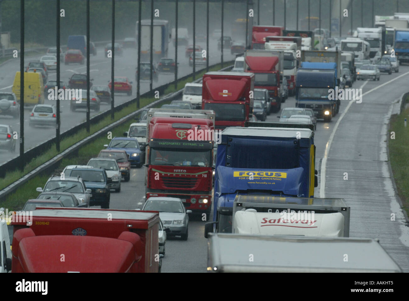 TRAFFIC GRIDLOCK ON A MOTORWAY IN THE UK Stock Photo - Alamy