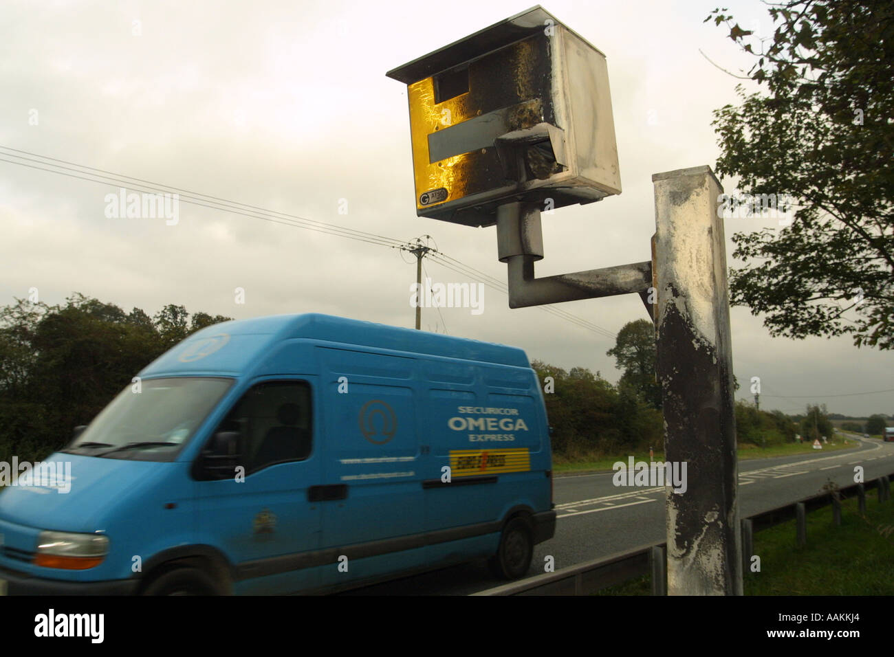 A BURNT OUT GATSO SPEED CAMERA THAT HAS BEEN ATTACKED BY VANDALS Stock ...