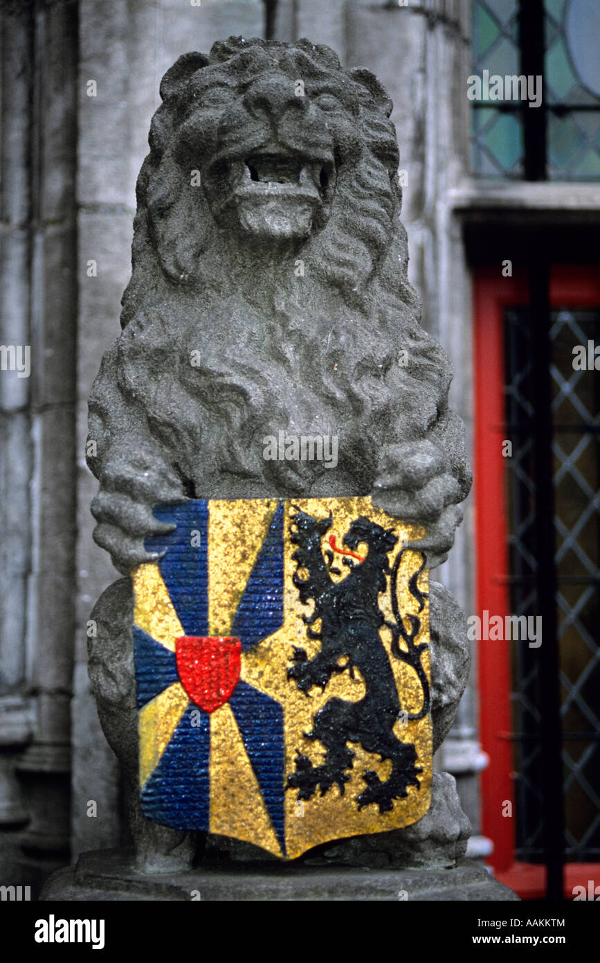 Lion shield retro hi-res stock photography and images - Alamy