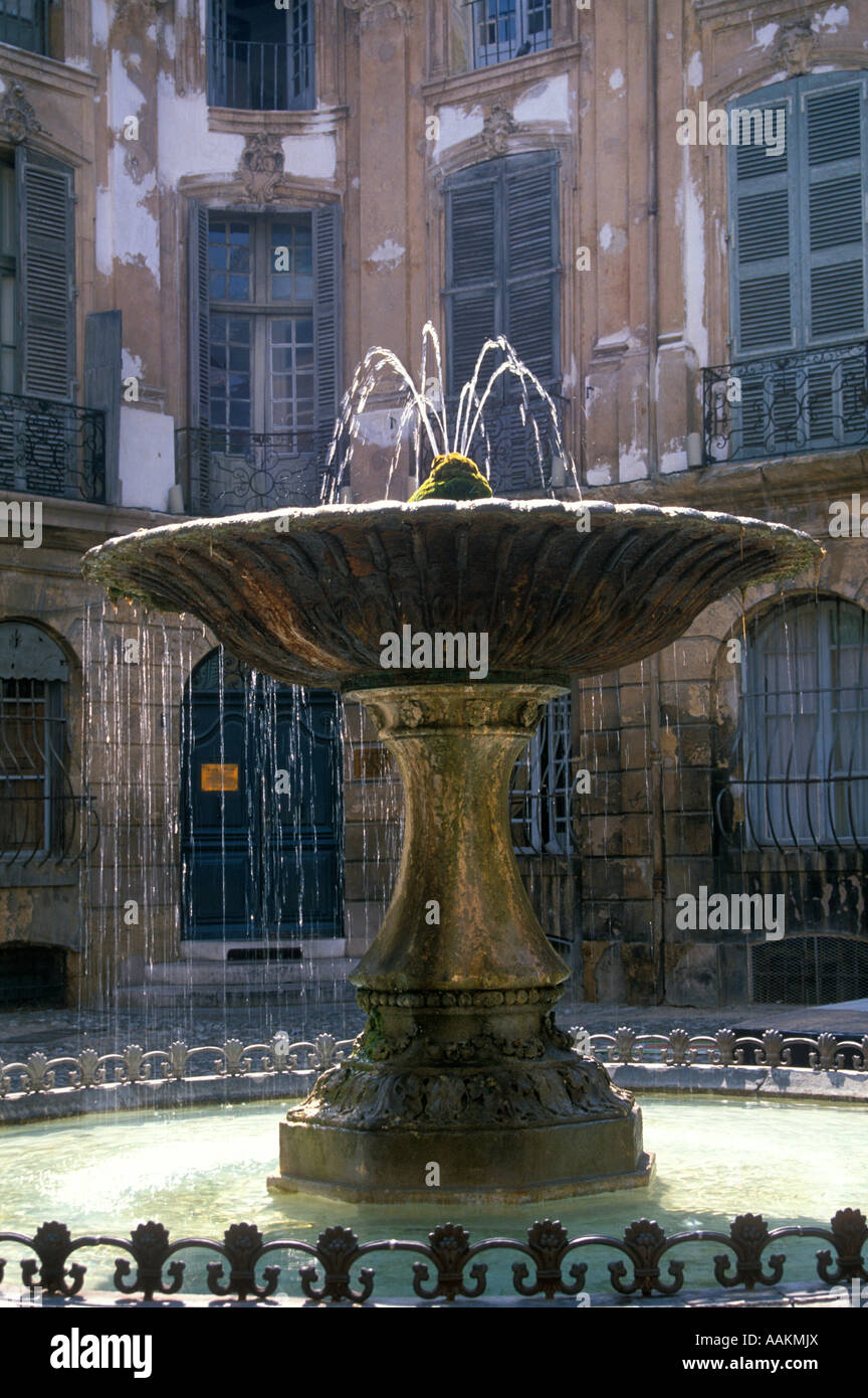 AIX EN PROVENCE FRANCE FOUNTAIN AT PLACE D ALBERTAS Stock Photo - Alamy