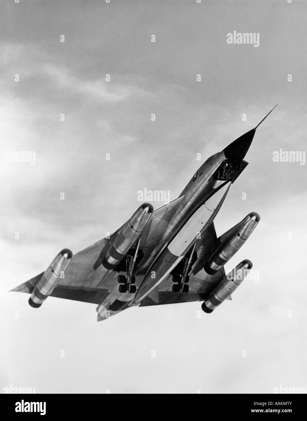 Military jet bomber airplane Black and White Stock Photos & Images - Alamy