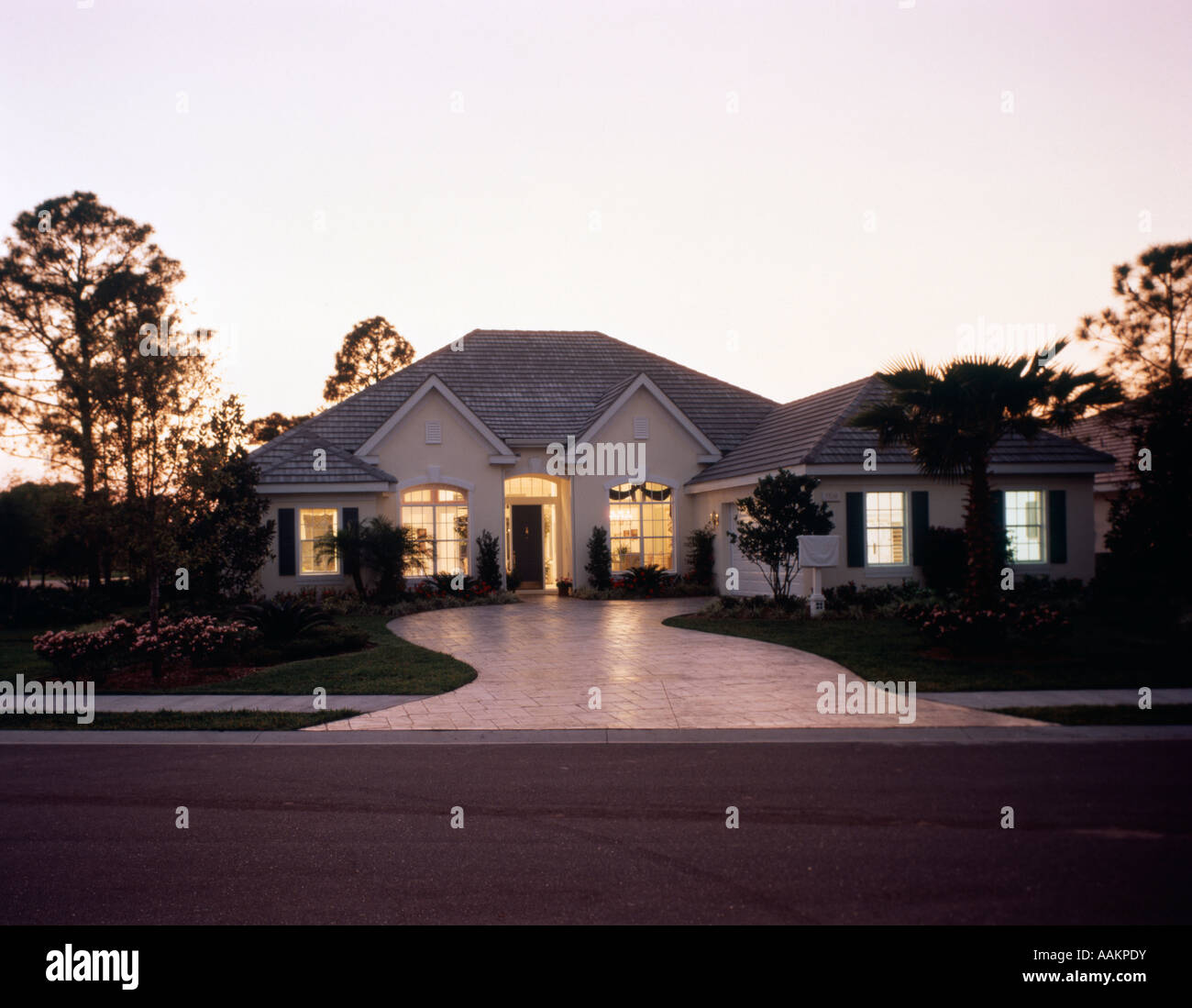 Ranch style house color hi-res stock photography and images - Alamy