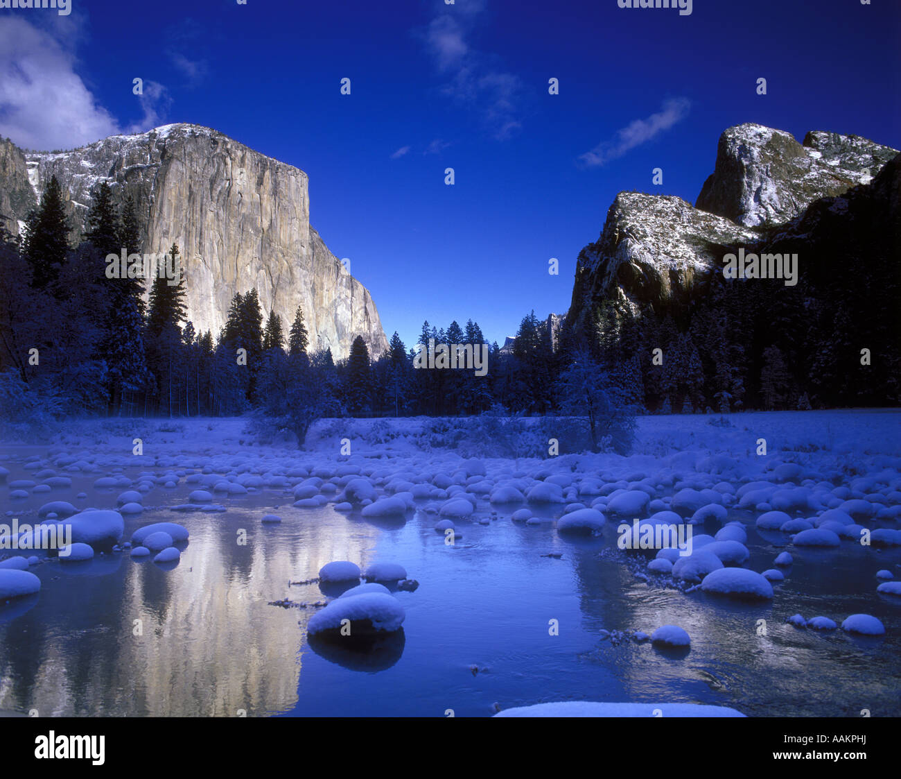 1980s WINTER SCENE EL CAPITAN YOSEMITE NATIONAL PARK CALIFORNIA USA ...