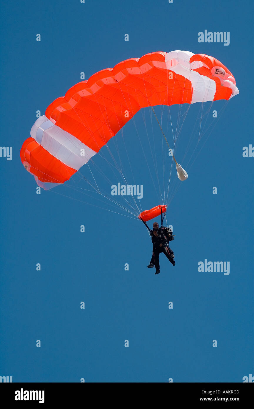 Skydiver jumper landing a square ram air parachute Stock Photo - Alamy