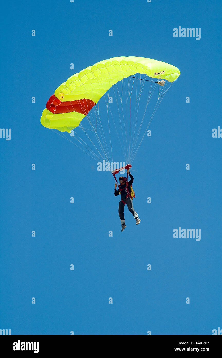 Skydiver jumper landing a square ram air parachute Stock Photo - Alamy