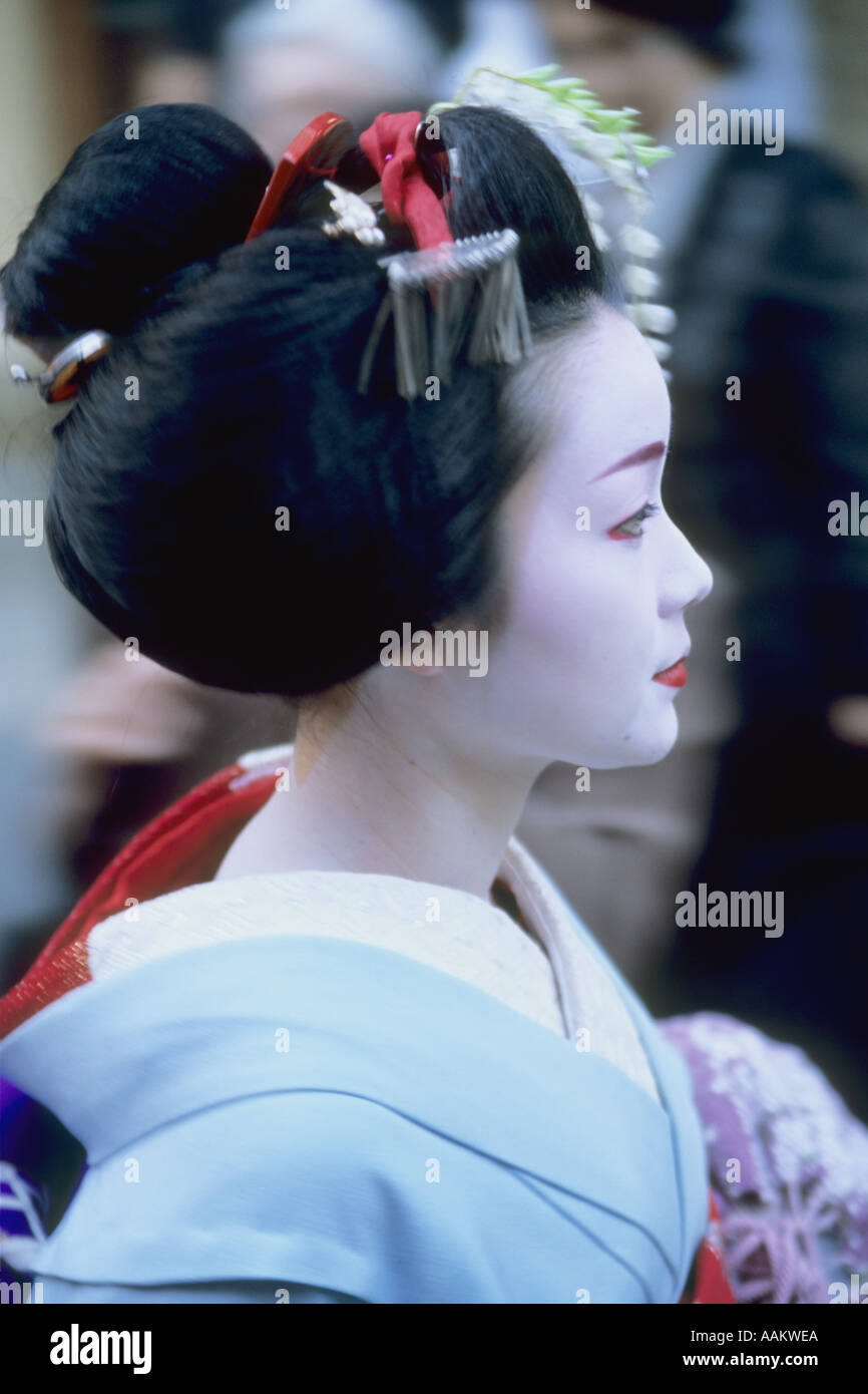 Geisha traditions hi-res stock photography and images - Alamy
