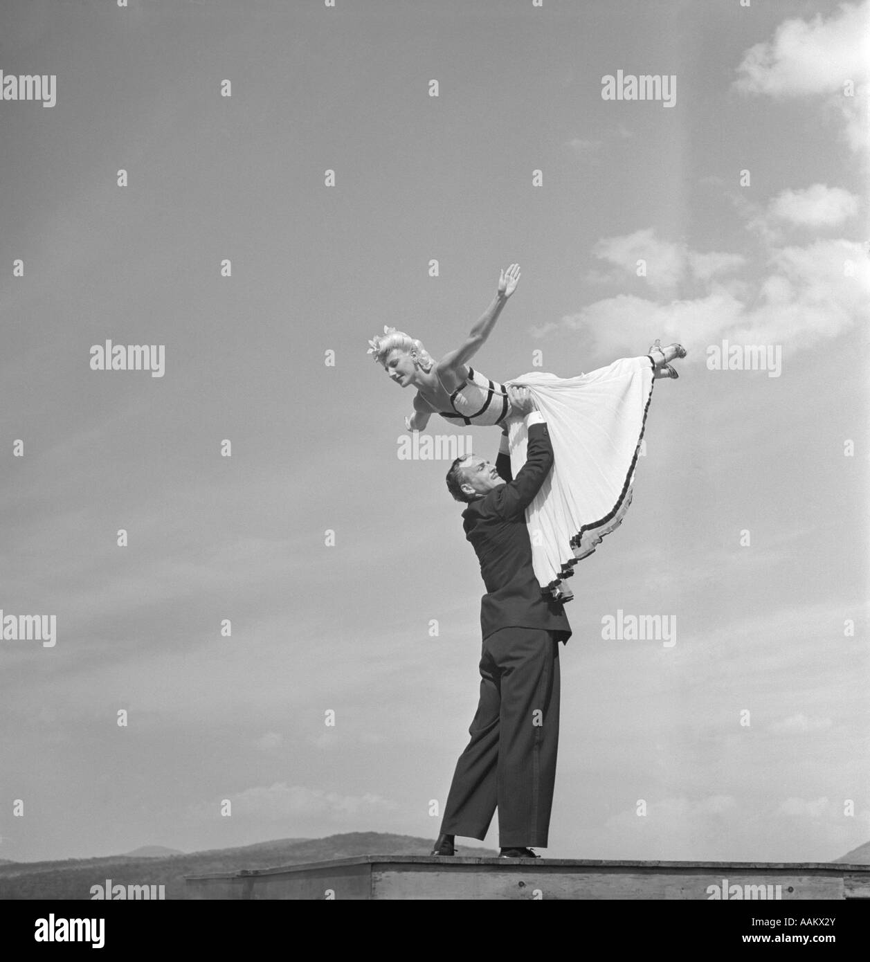 1940s couple dance hi-res stock photography and images - Alamy