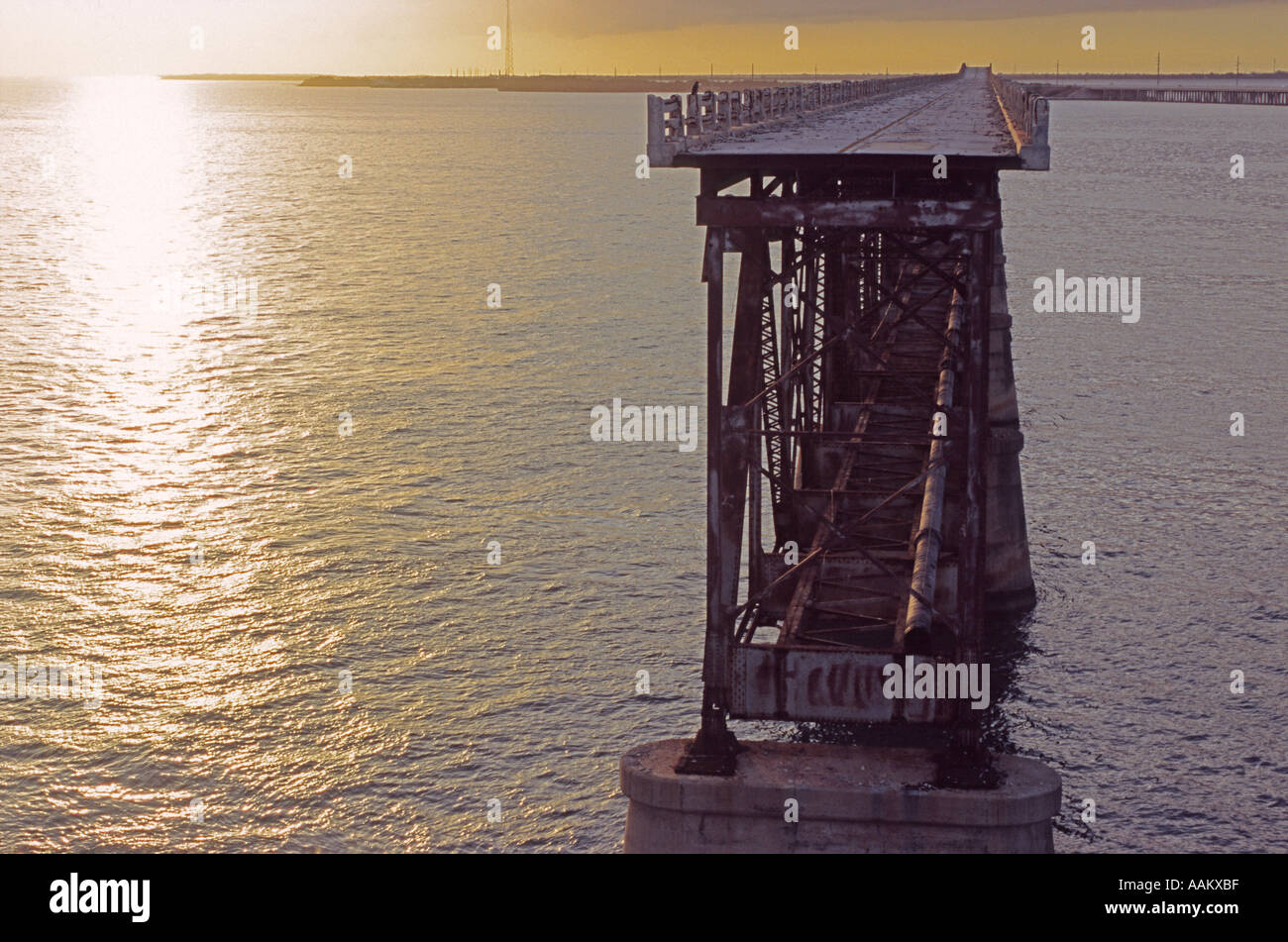 Abandoned bridge florida keys hi-res stock photography and images - Alamy