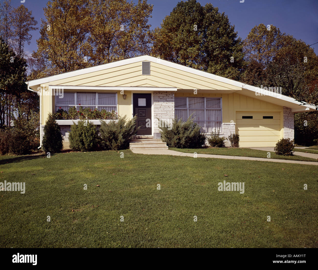 1960s HOUSE LAWN YARD Stock Photo - Alamy