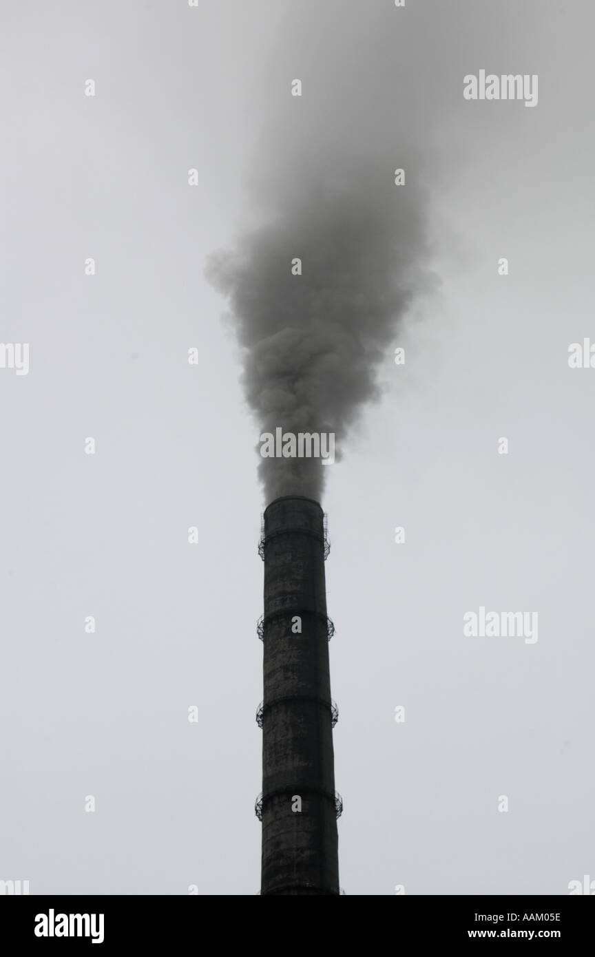 Black smoke stack hi-res stock photography and images - Alamy