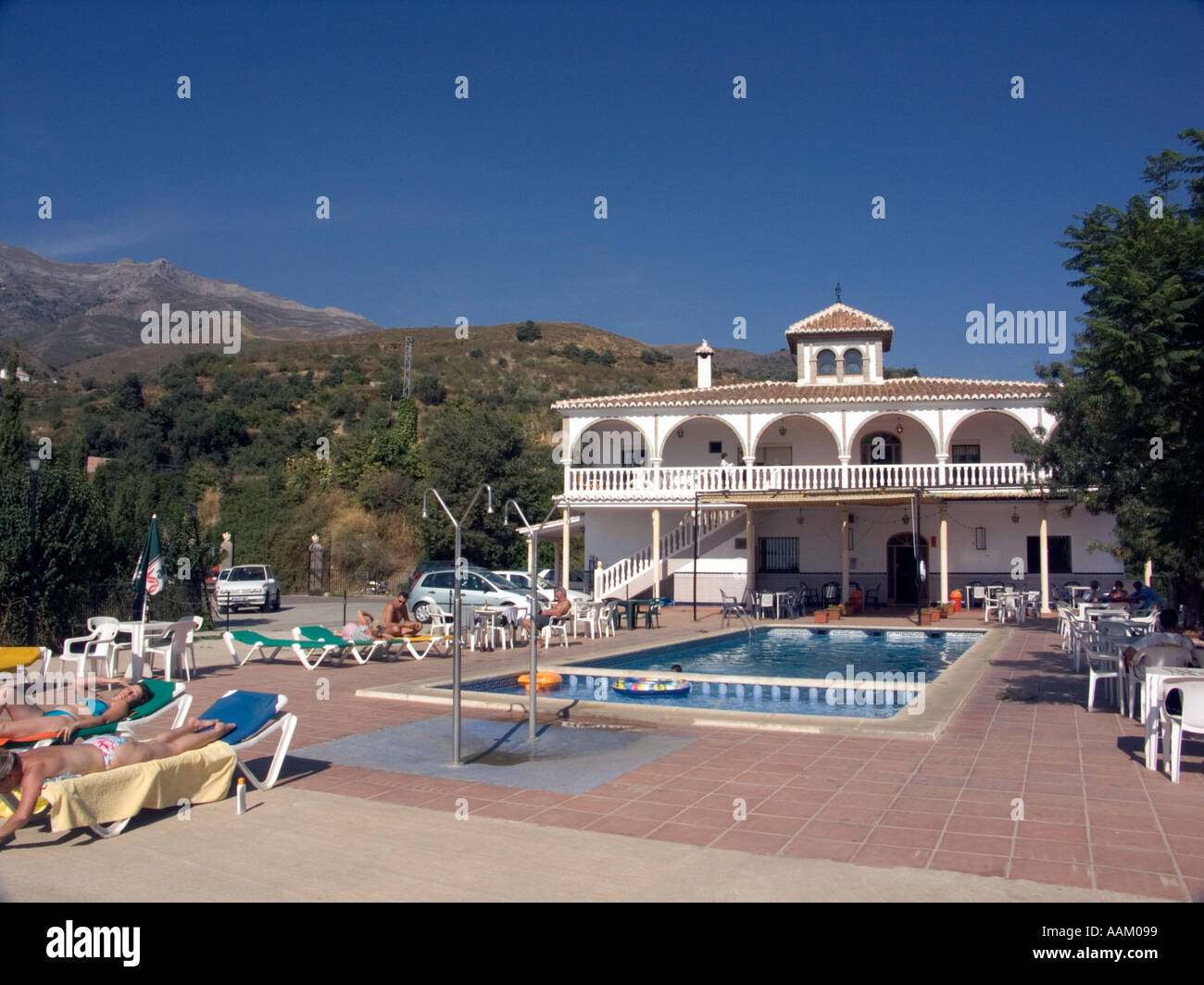 Swimming pool showers hi-res stock photography and images - Alamy
