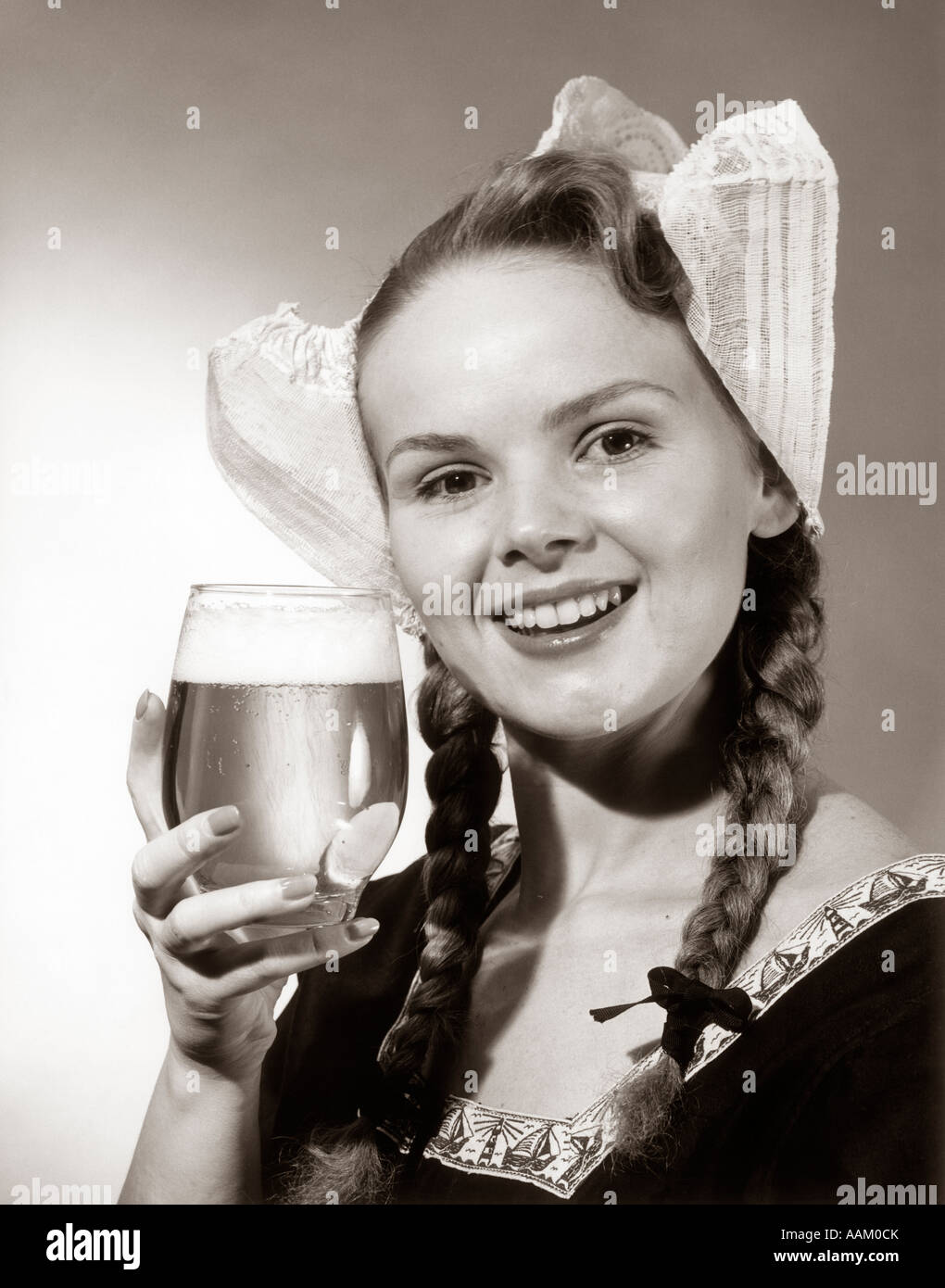 1950s woman glasses hi-res stock photography and images - Alamy