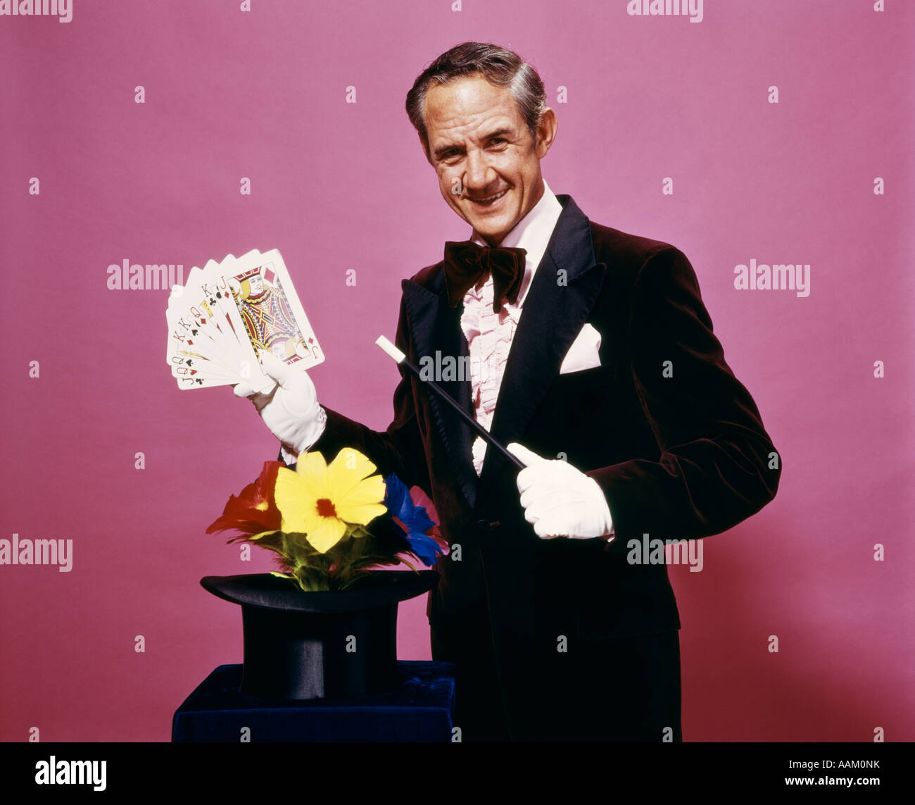 Magic trick hi-res stock photography and images - Alamy