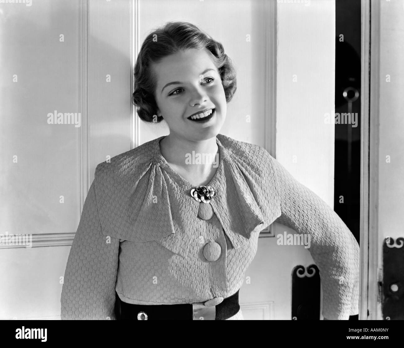 1930s WOMAN PORTRAIT SMILING Stock Photo - Alamy