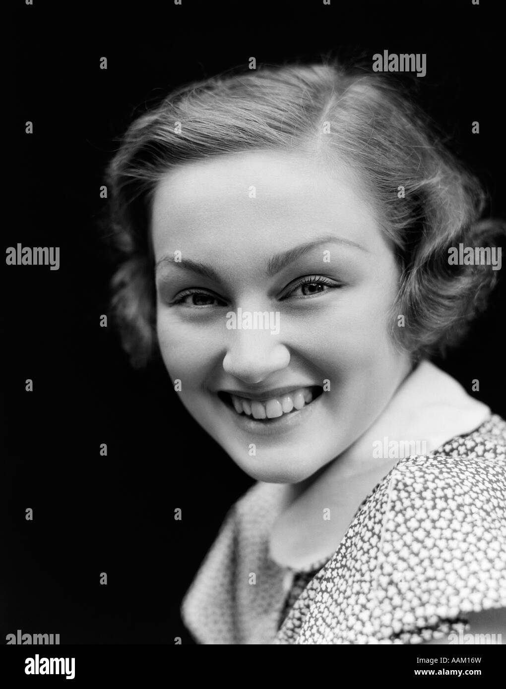 Teenage girl portrait look at camera Black and White Stock Photos ...