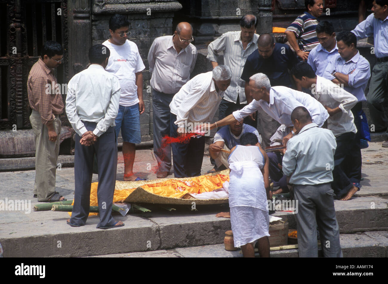 Last rights are preformed on a man before CREMATION at the ...