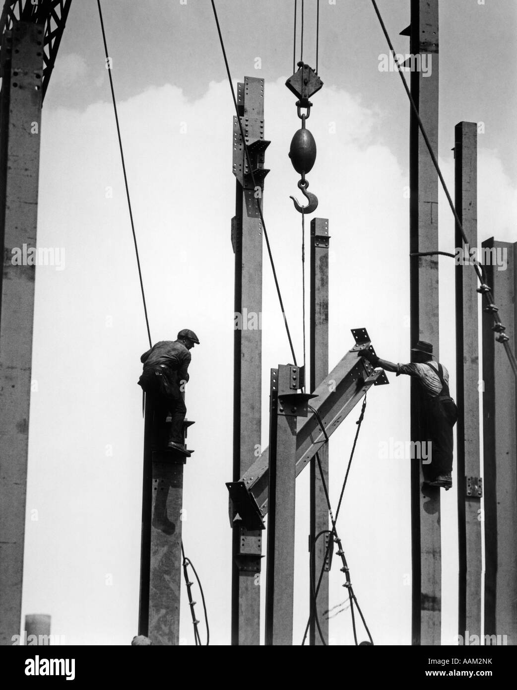 Worker steel beams Black and White Stock Photos & Images - Alamy